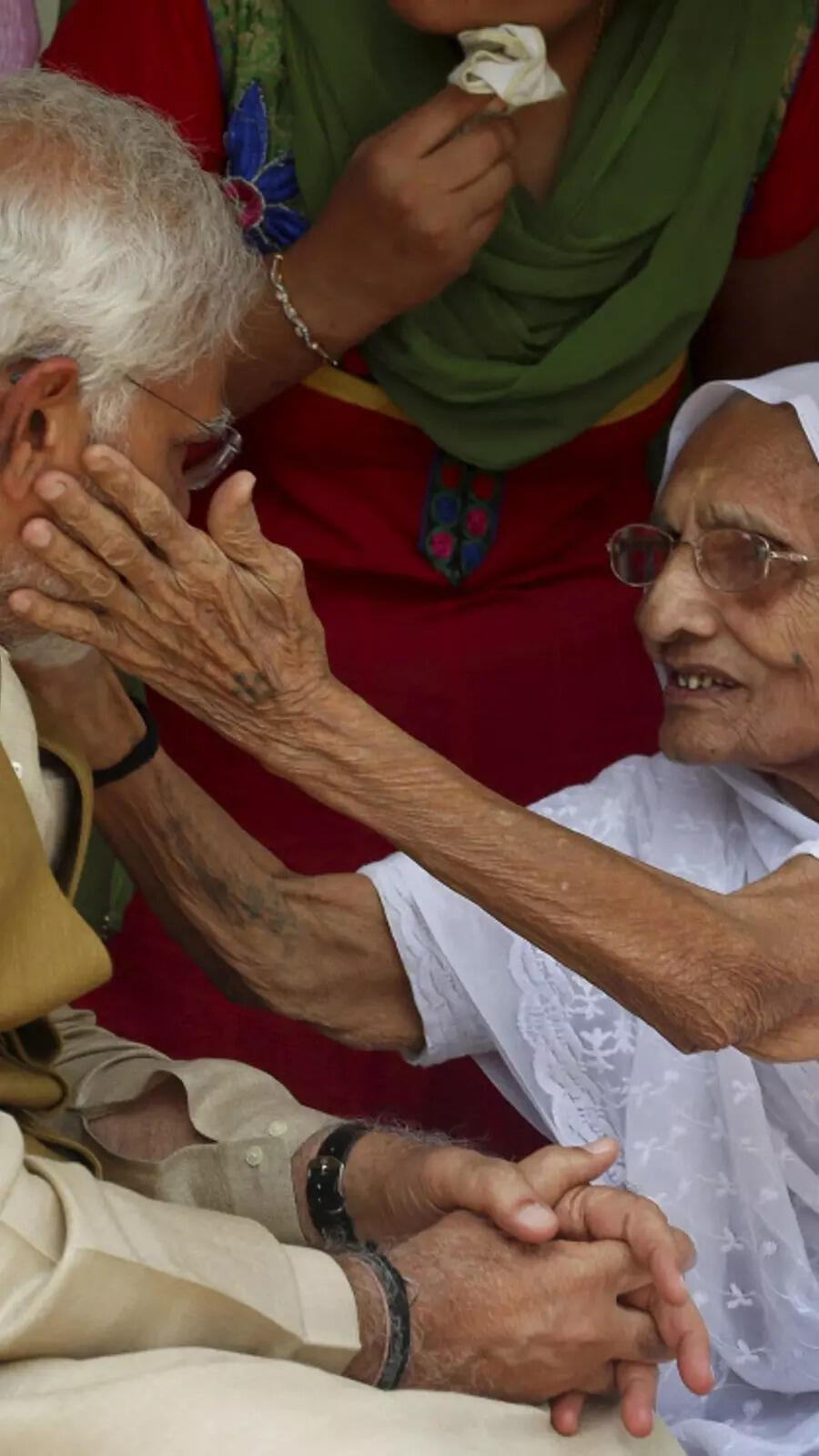 Heeraben Modi Death News: PM Narendra Modi's mother Heeraben Modi ...