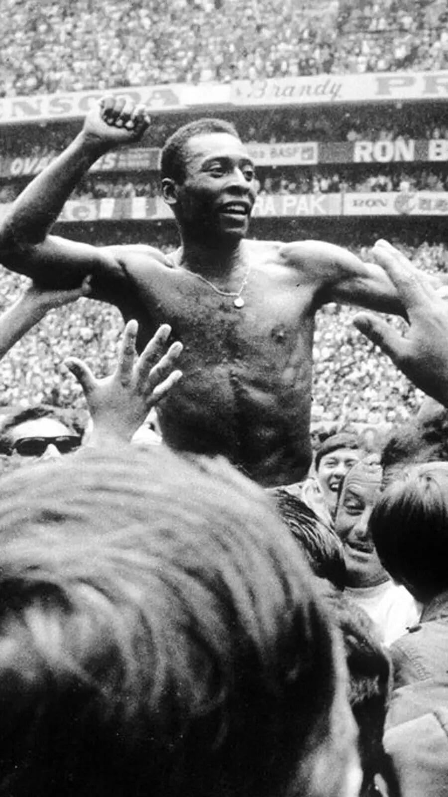 Pele's death, glory for Messi and an unprecedented FIFA ban for India ...