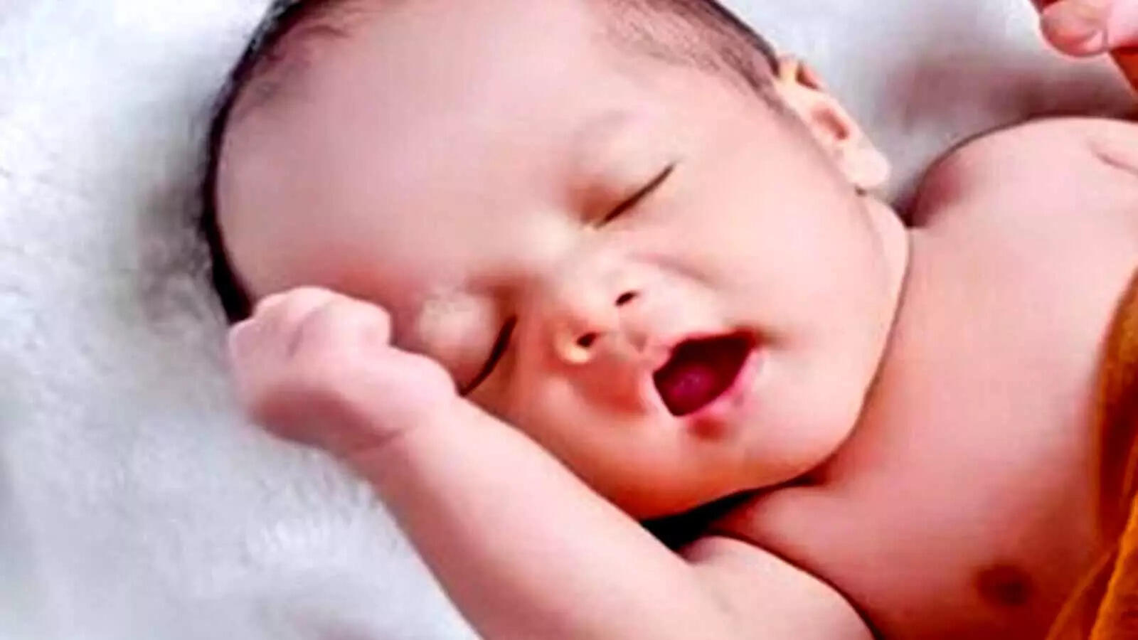 Study finds purpose behind spontaneous baby movements