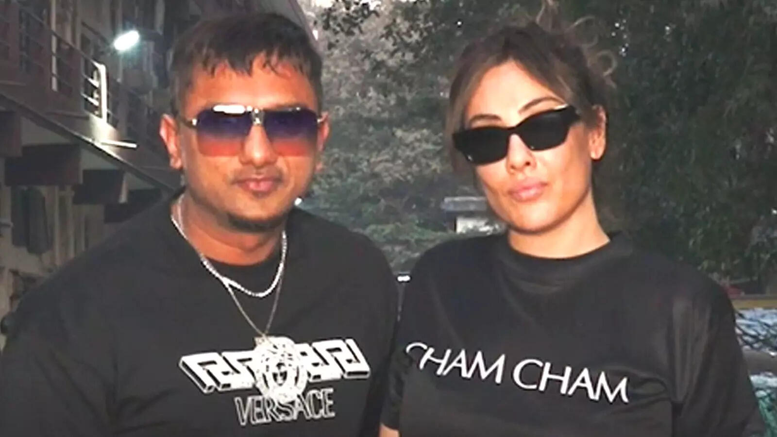 Honey Singh twins in black with girlfriend Tina Thadani as he promotes ...