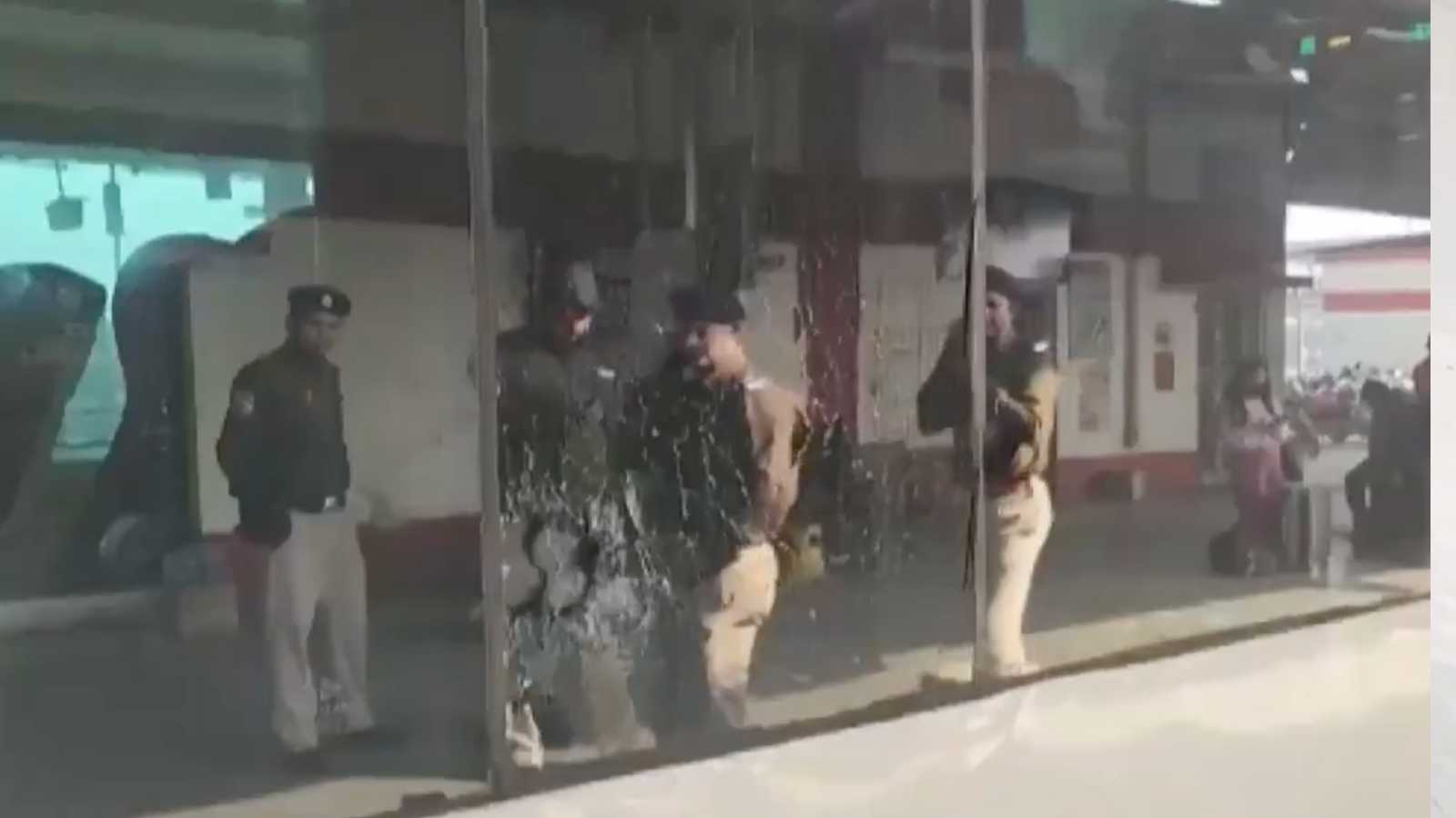 vande bharat express: New Jalpaiguri: Stones pelted again at Vande Bharat Express, windows damaged