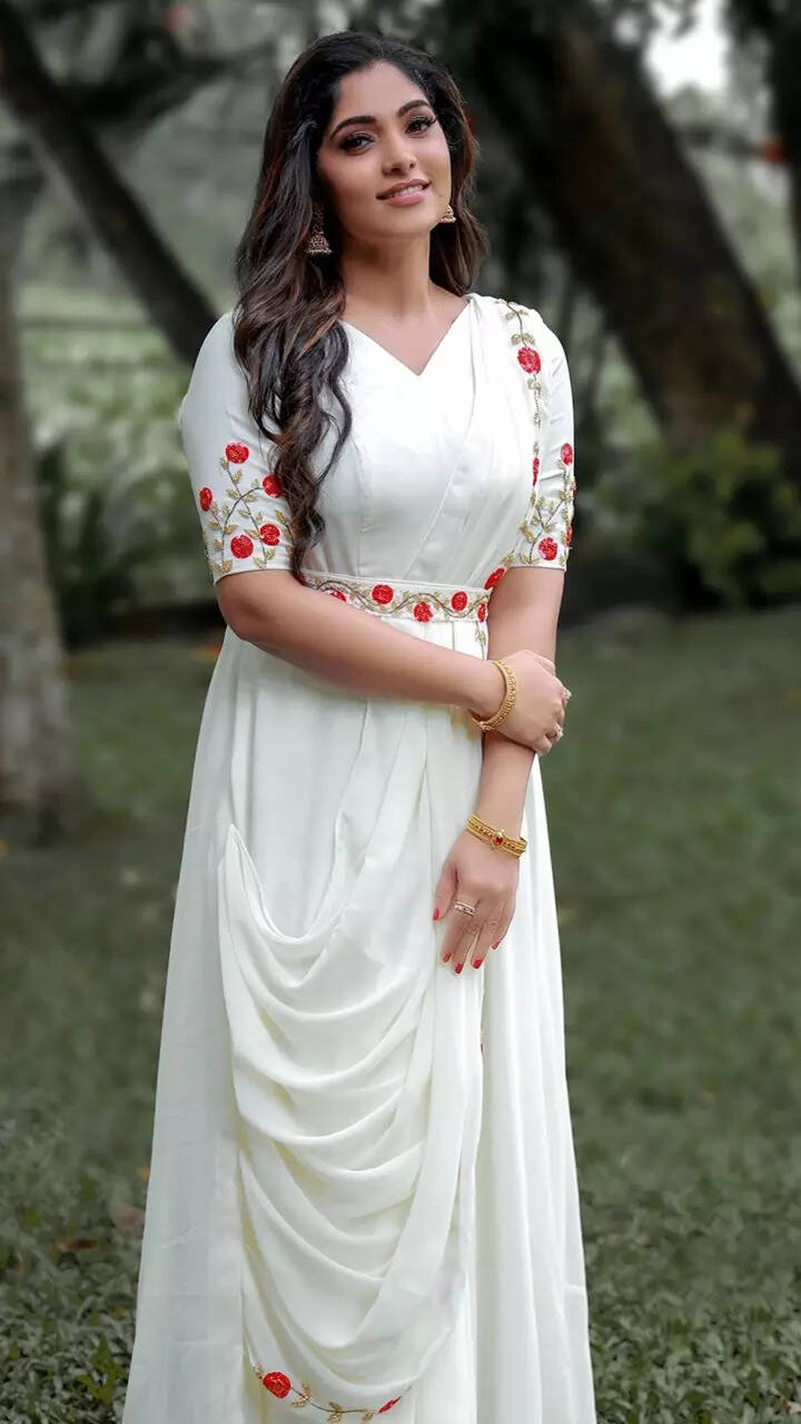 Dancing Stars: Malavika and Anna's performance leaves judge Asha ...