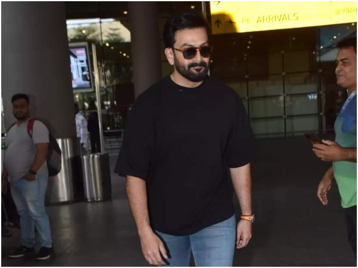 Prithviraj Sukumaran looks dapper in black as he lands in Mumbai; see ...