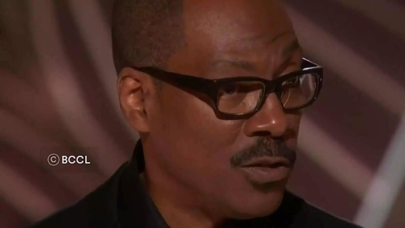 Golden Globes 2023: Eddie Murphy cracks a joke while sharing his ...