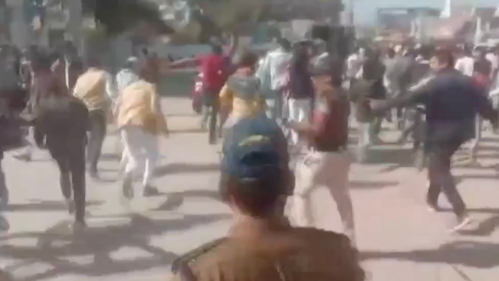 Watch: Karni Sena members scuffle with police during Shaurya Yatra