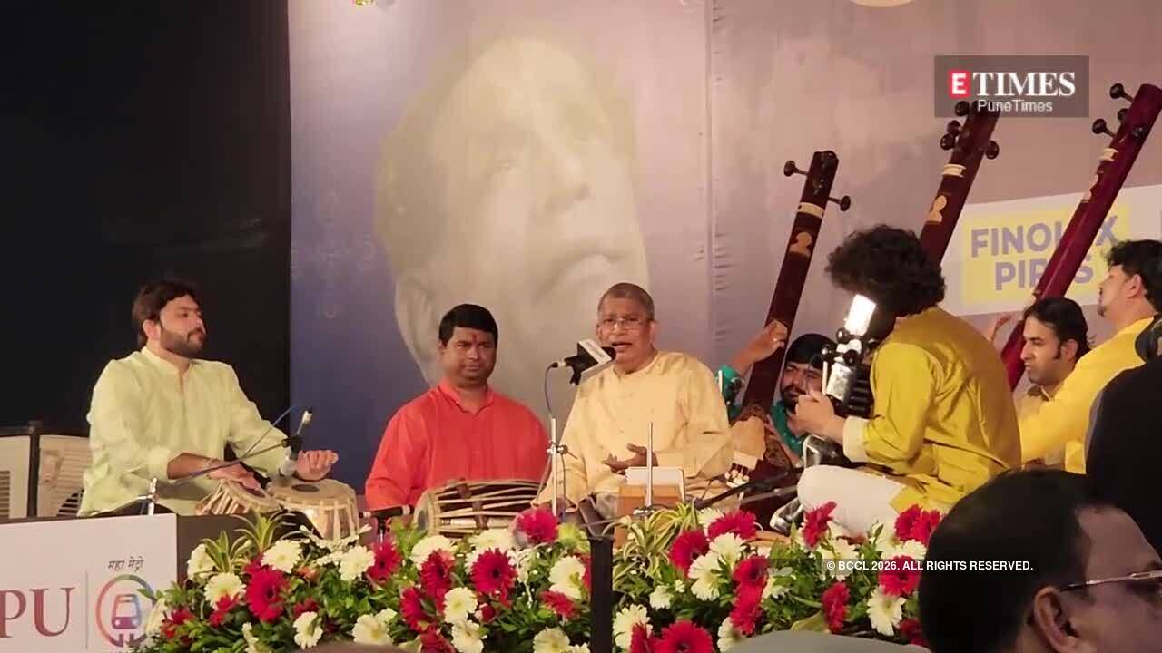 Pandit Upendra Bhat captivated audience with his performance