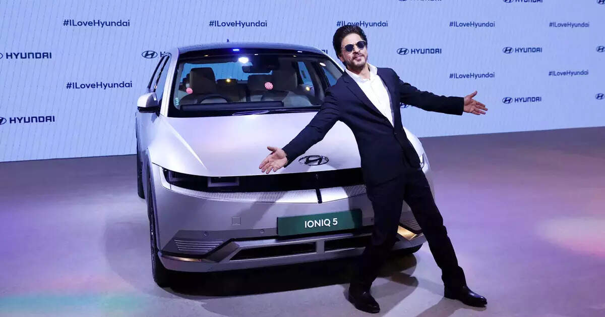 Shah Rukh Khan unveils Hyundai IONIQ 5 at Auto Expo 2023 - TrendRadars India