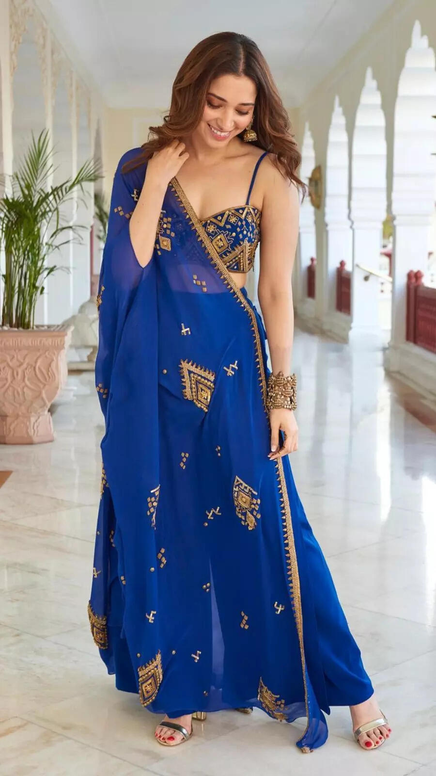 Anjali to play Malini in Joju George’s ‘Iratta’ | Malayalam Movie News ...