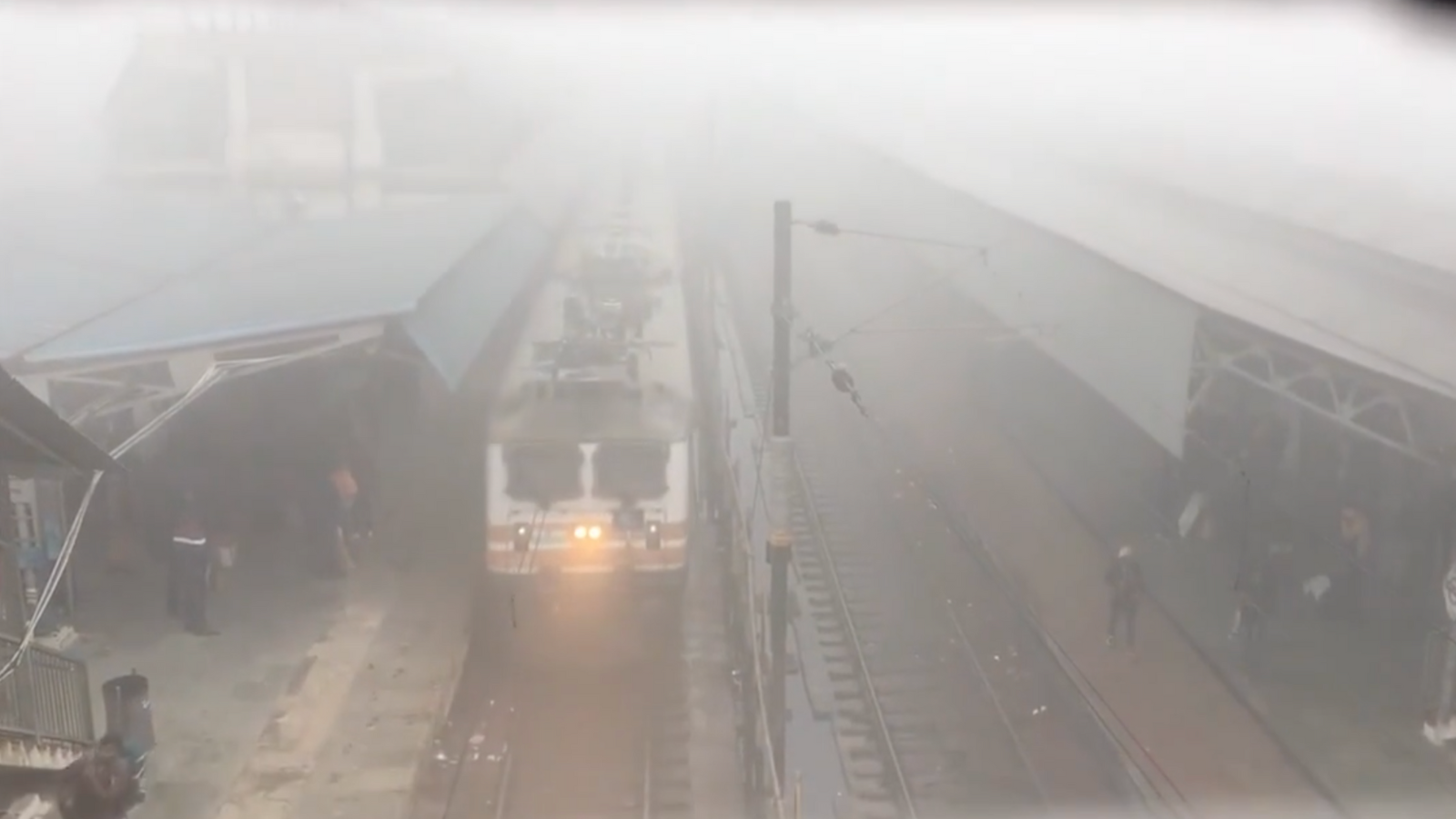 Cold wave in India: Trains running late due to dense fog