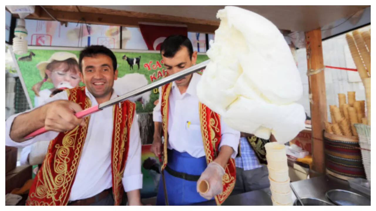 Twisting an arm for a tricky Turkish Ice cream leaves netizens shocked ...