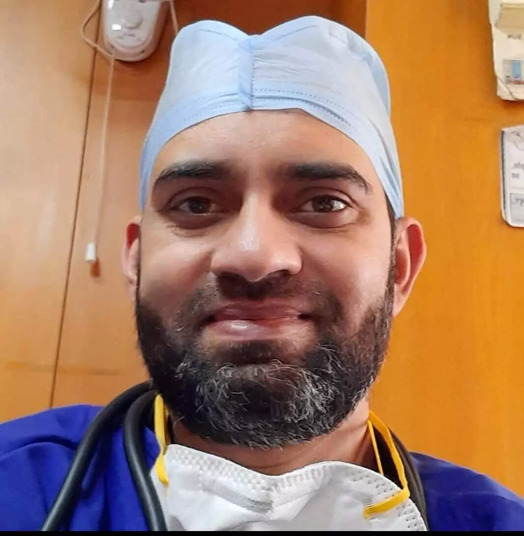 Bengaluru doctor captures a rare green comet that visits Earth every ...