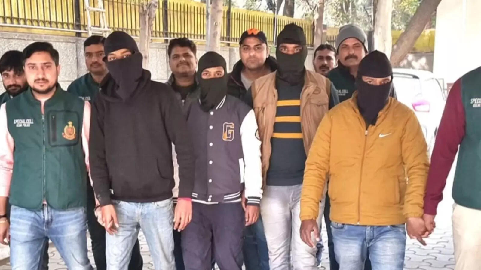 Delhi Police arrests 4 persons for running illegal firearms syndicates