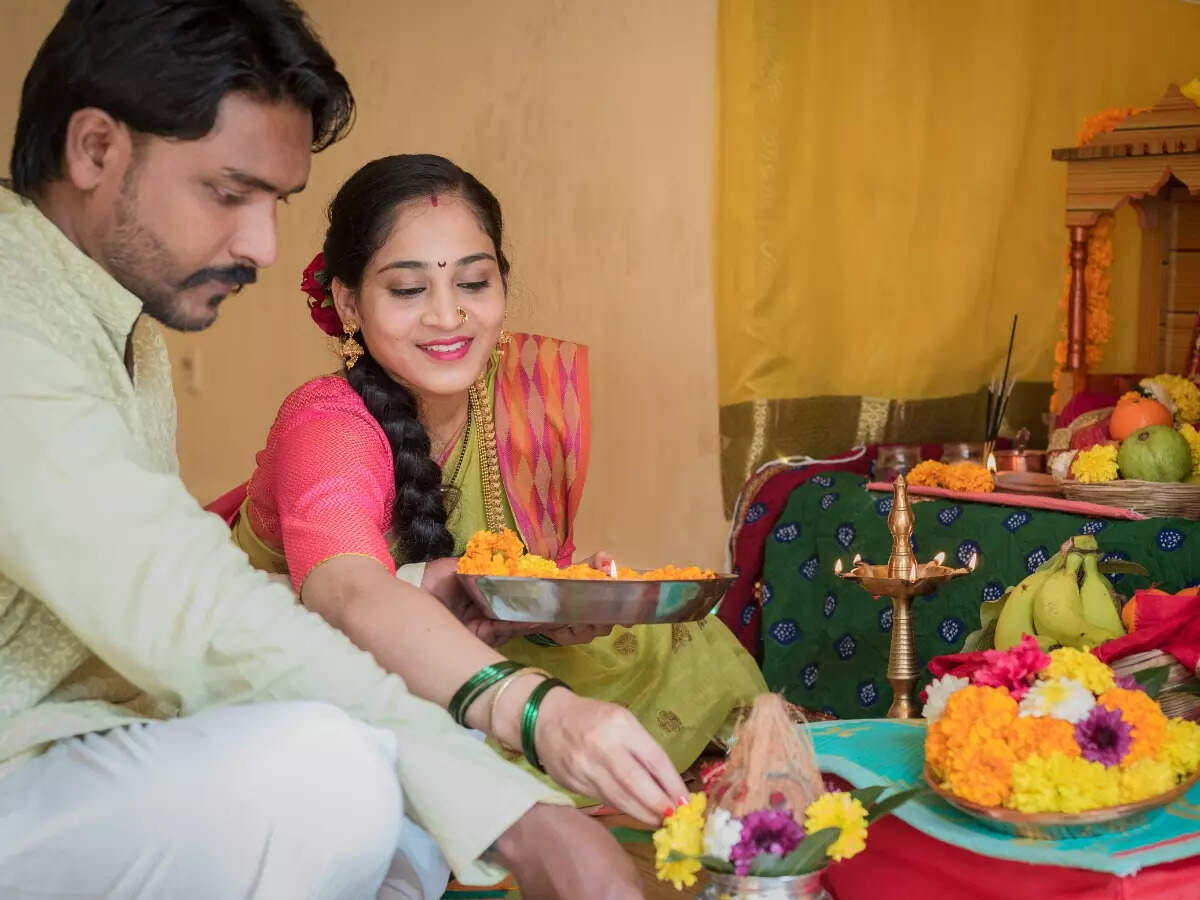 4 things you must avoid while offering food to the deities