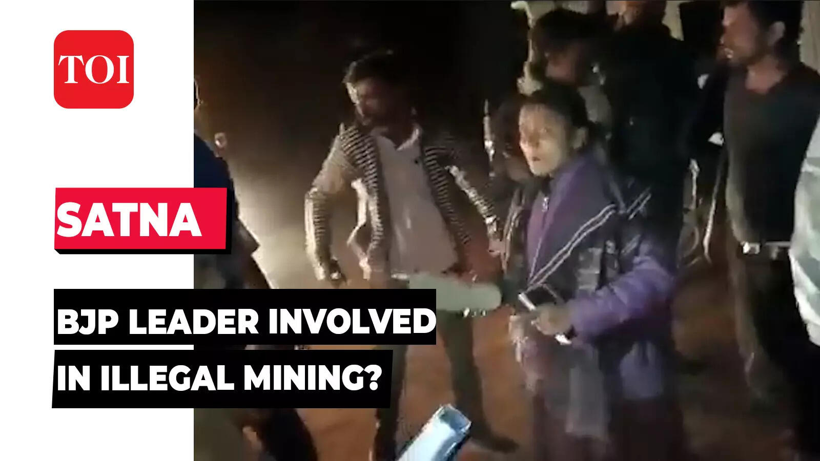 sadhna patel: Viral Video: BJP leader Sadhna Patel hits policemen with 'chappal' in Madhya Pradesh