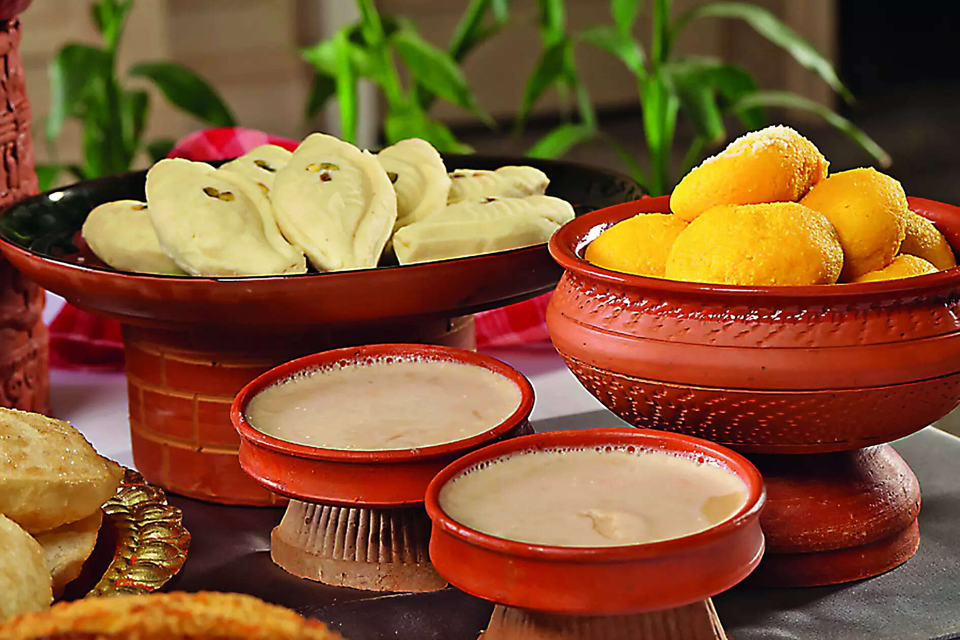 Biryani, kathi rolls and phuchka FTW! Kolkata’s a ‘top food destination ...