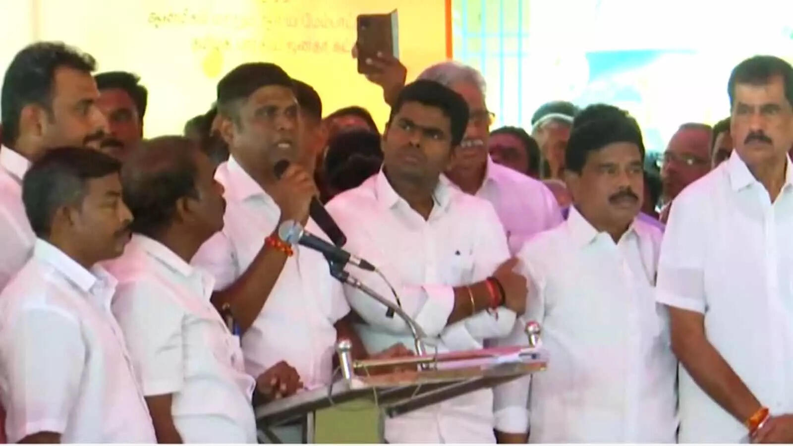 Annamalai takes part in fast against ‘Anti-Hindu’ DMK government ...