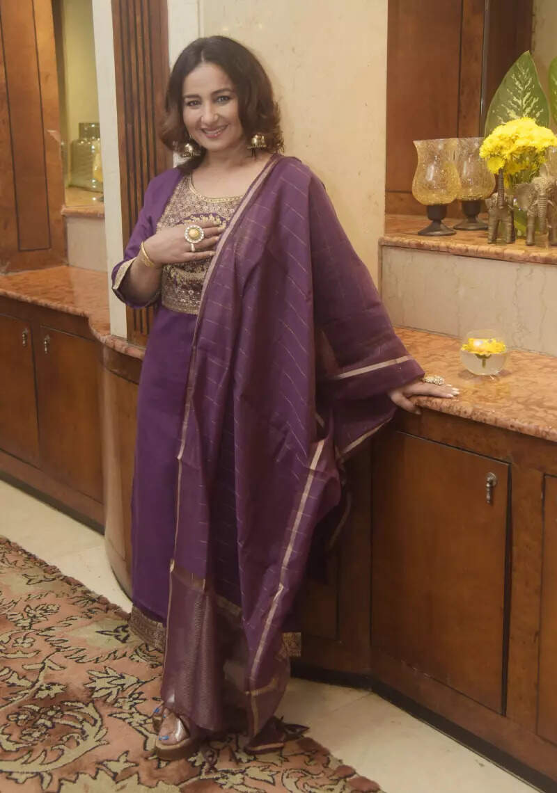 Divya Dutta celebrates Sankranti with Pithe and Adda- The Etimes ...