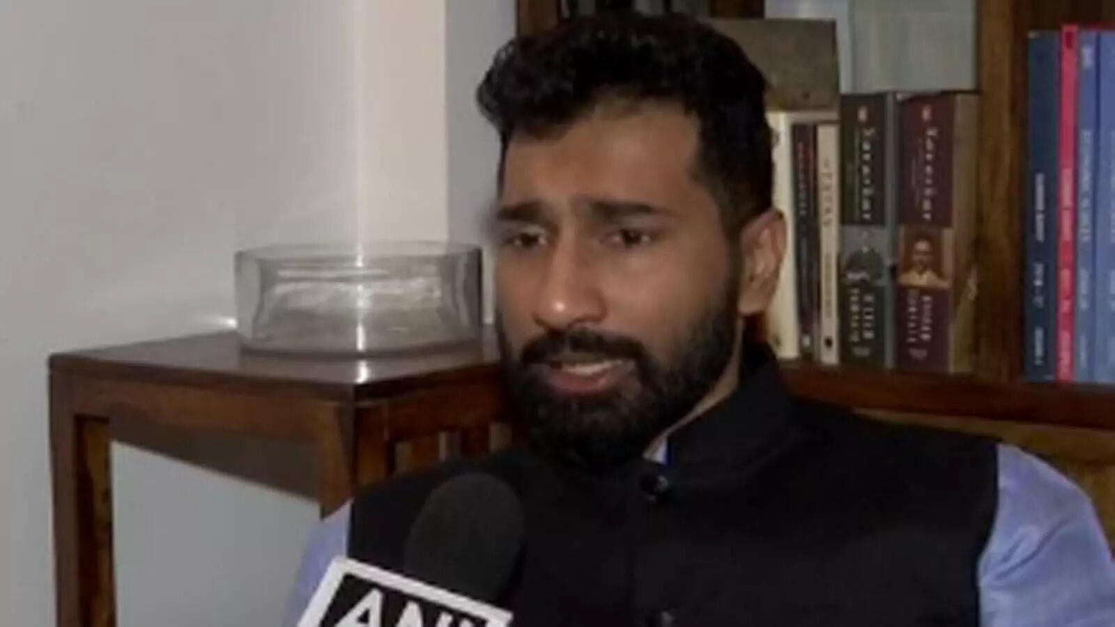 AK Antony's son quits Congress party, says 'Rahul supporters are ...