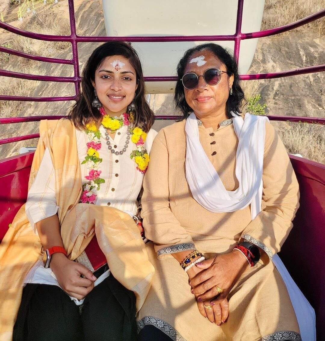 In Pics: Amala Paul visits the Palani Murugan temple! | Tamil Movie ...