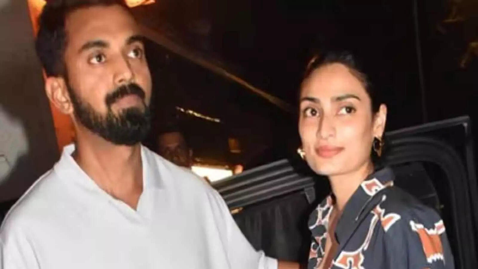 'Kaha se newly married couple lag rhe h ye log': Newlywed couple Athiya ...