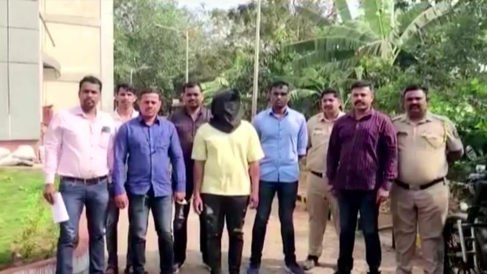 Maharashtra: Police busts fake call center in Mumbai, one arrested