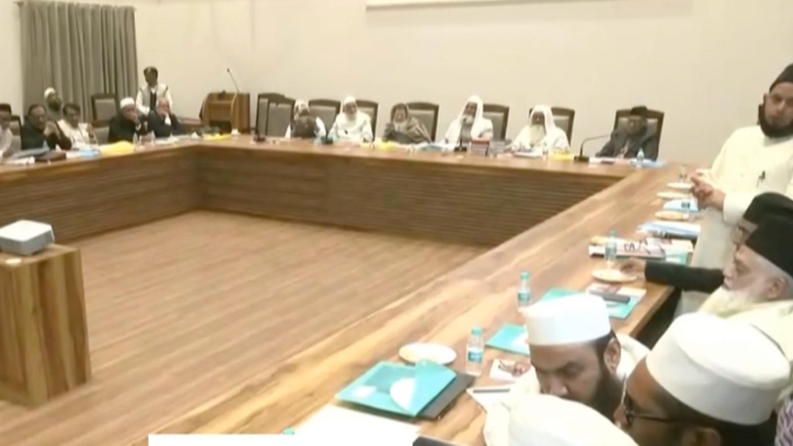 UP: AIMPLB executive meeting begins in Lucknow