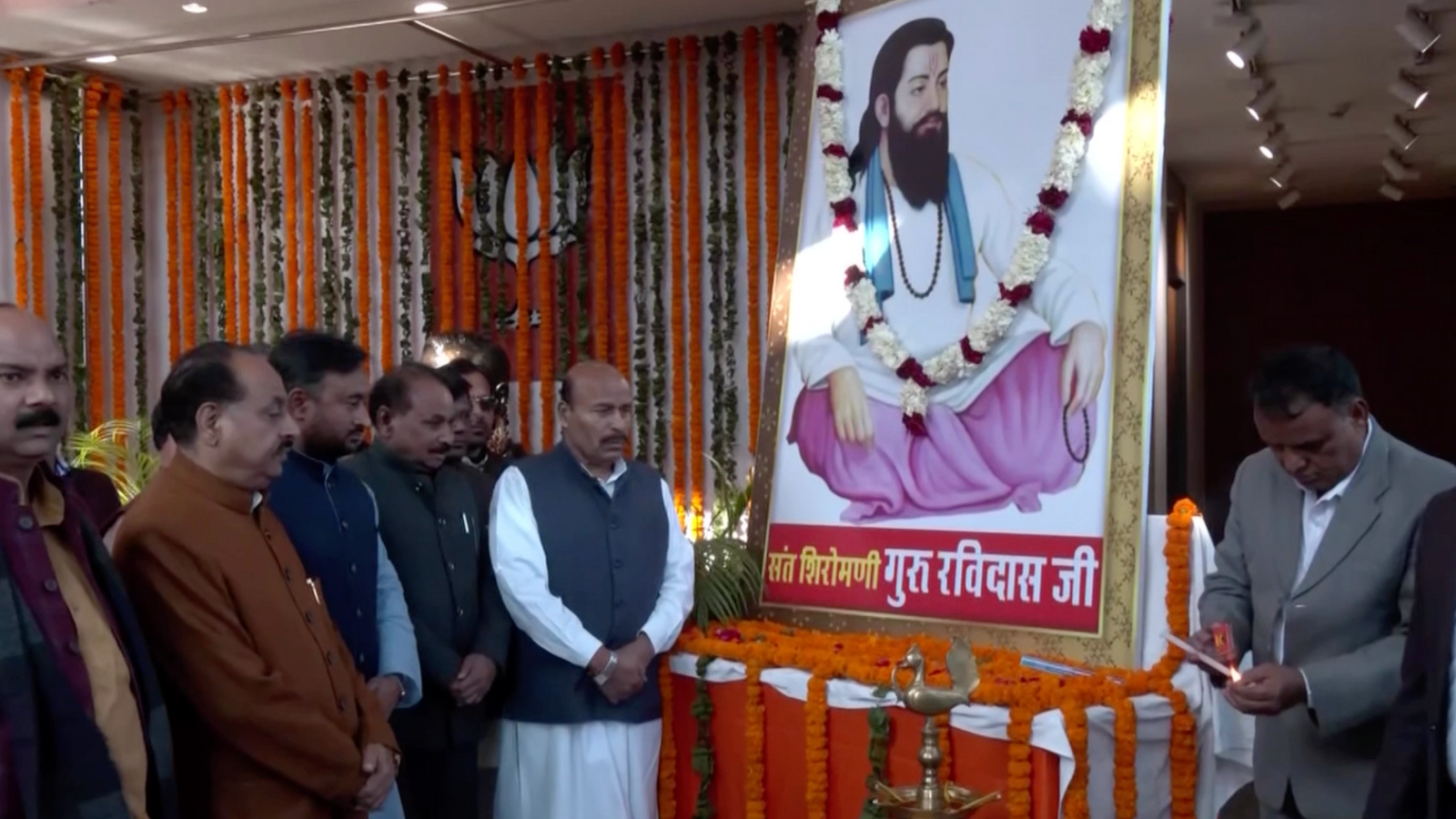 guru ravidas jayanti: BJP workers celebrate Guru Ravidas Jayanti at Delhi Headquarters