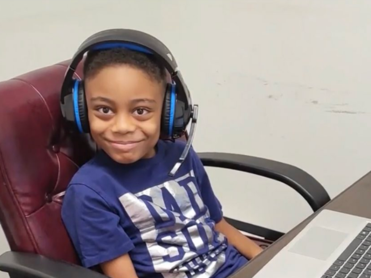 A 9-year-old boy becomes a high school graduate! Parents open up about ...