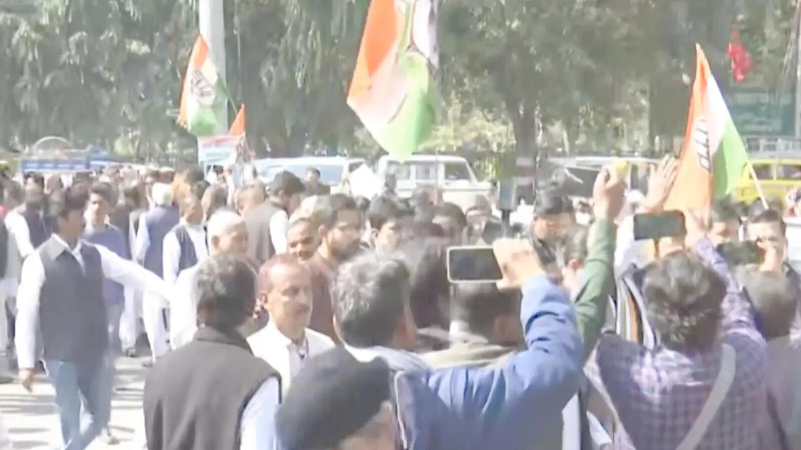congress: Adani row: Uttar Pradesh Congress stages protest in Lucknow