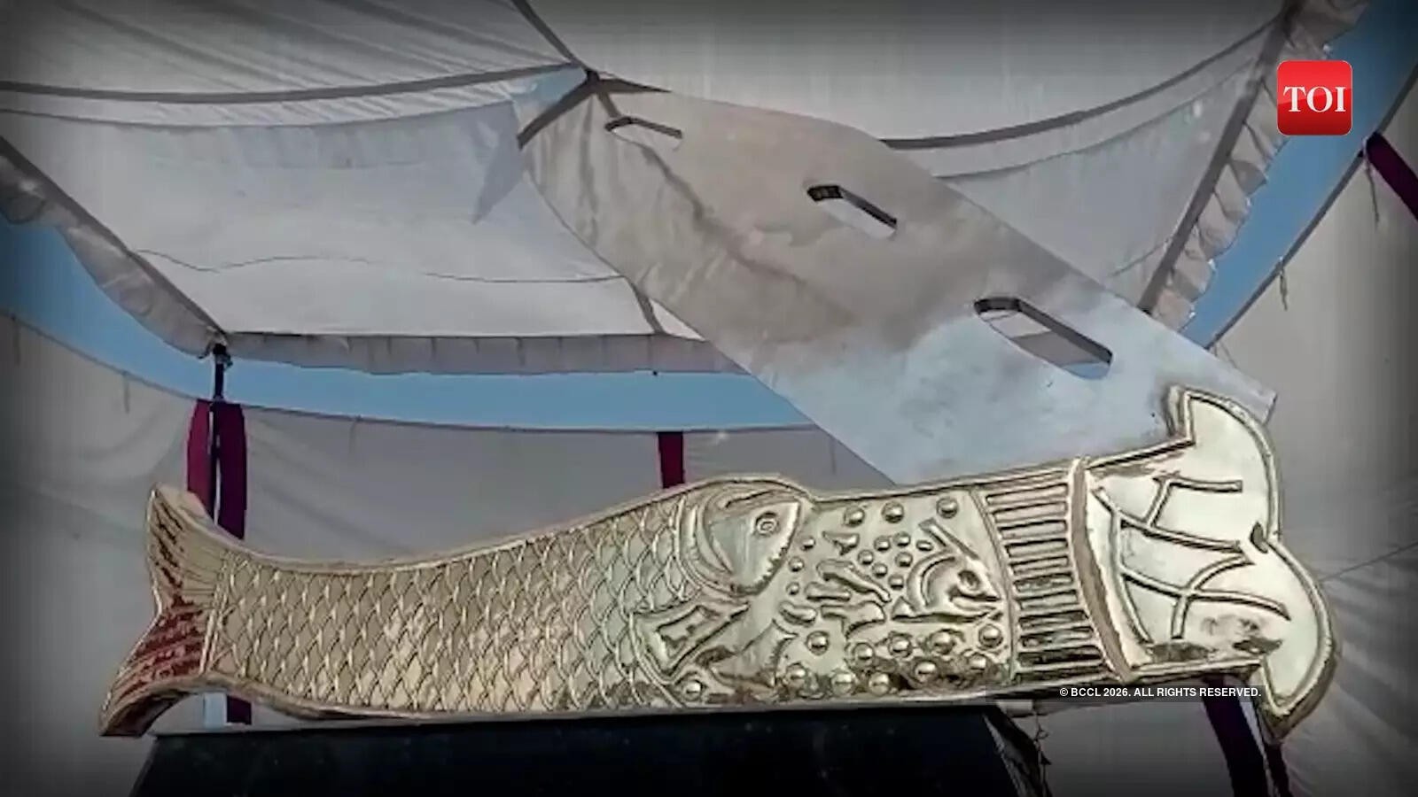 Huge "Rampuri knife" of 20 feet installed at Jauhar chauk in Rampur