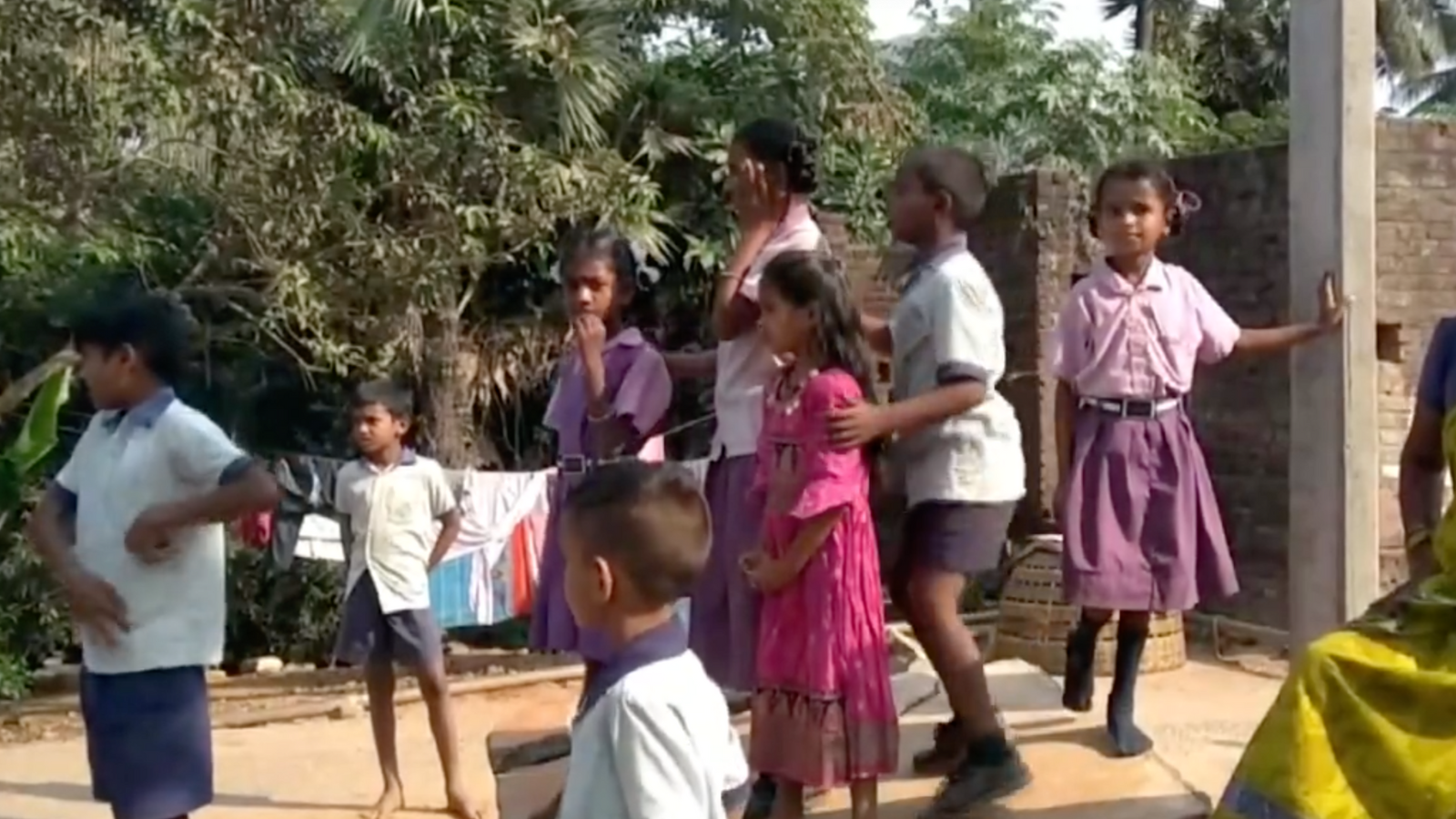 archakunipalem primary school: 3 students injured after ceiling plaster ...