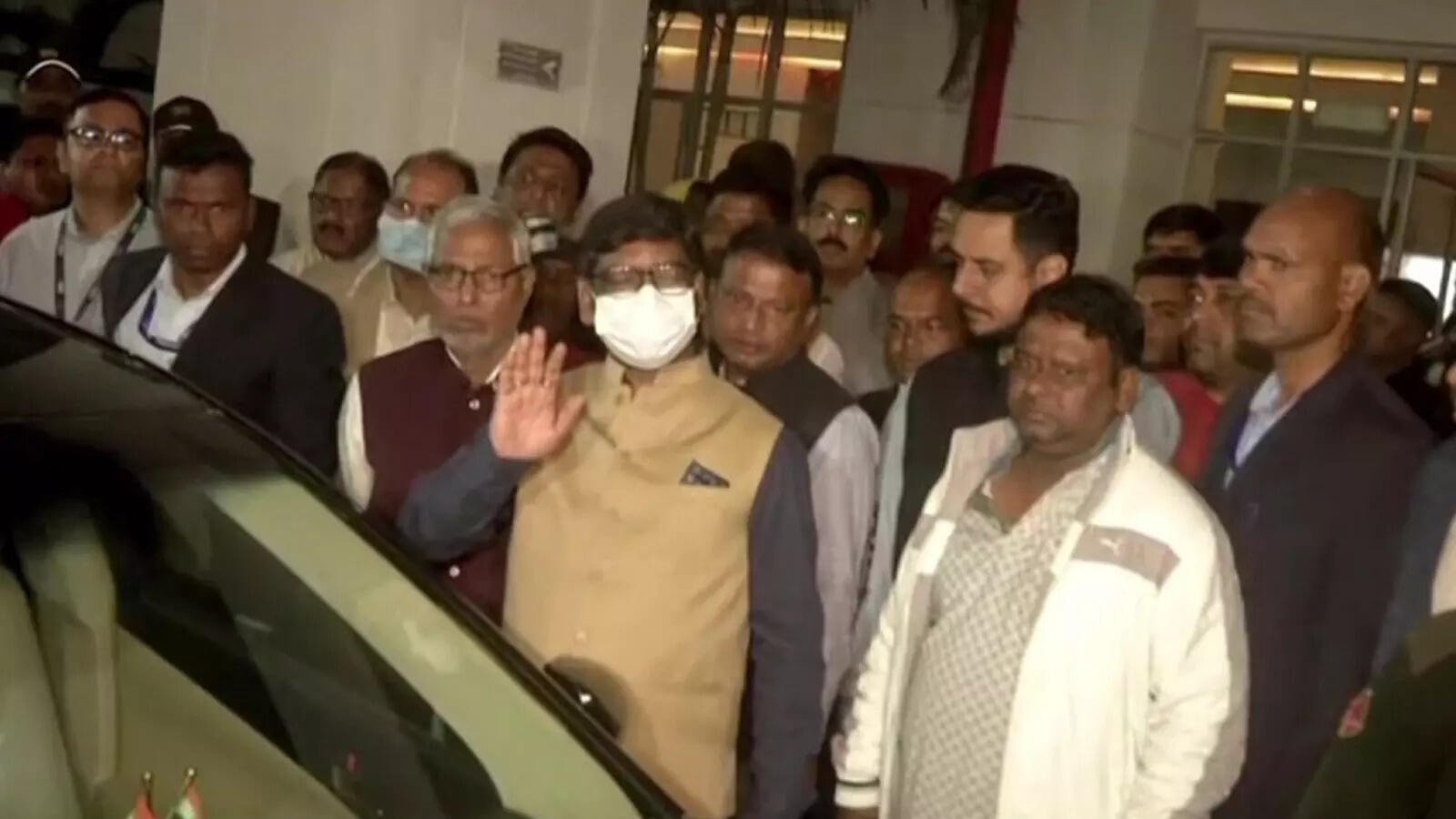 Jharkhand CM Hemant Soren visits father Shibu Soren at hospital in Ranchi