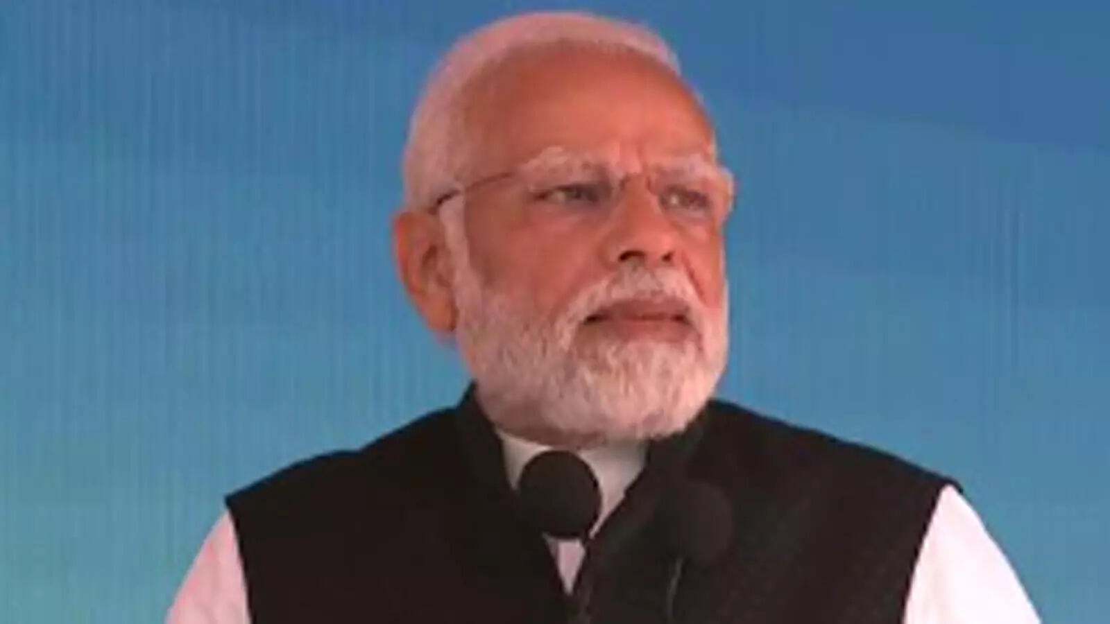 PM Narendra Modi flags off two Vande Bharat trains, says 'Train will ...