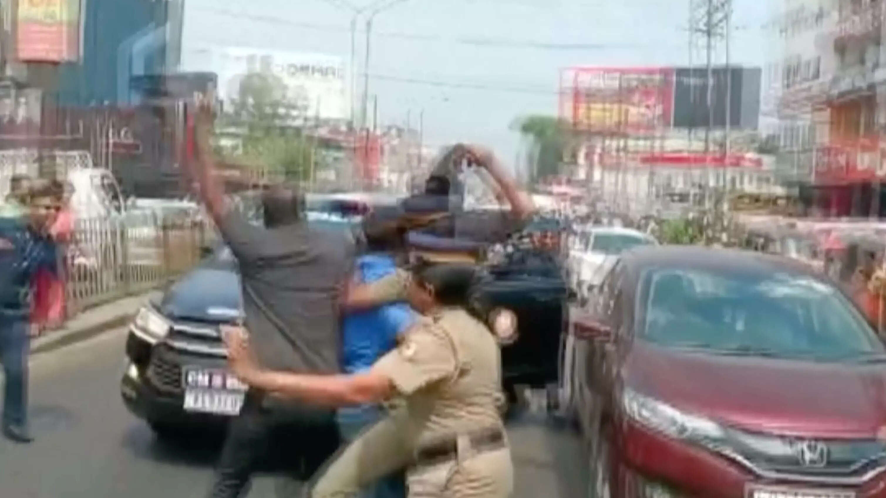 Kerala: Indian Youth Congress workers show black flag to Kerala CM in ...