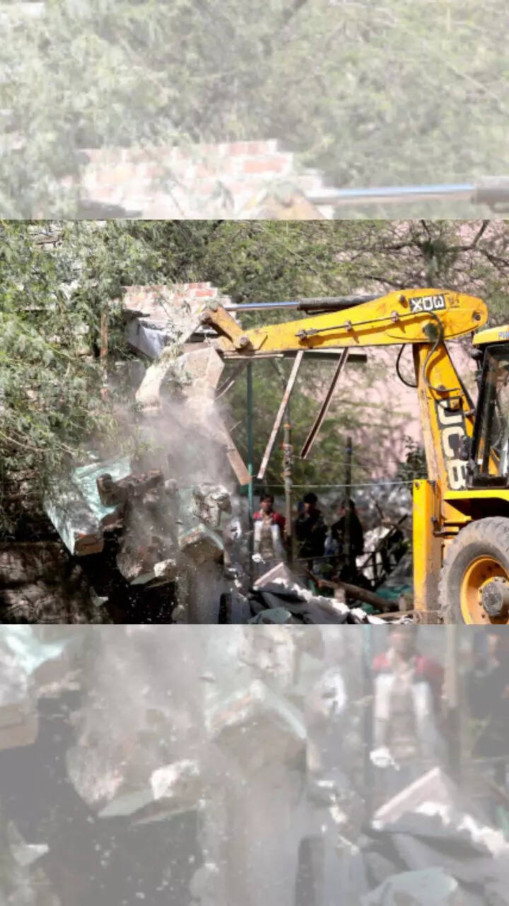 Mehrauli Demolition drive continues amid protests in Delhi | Delhi News ...