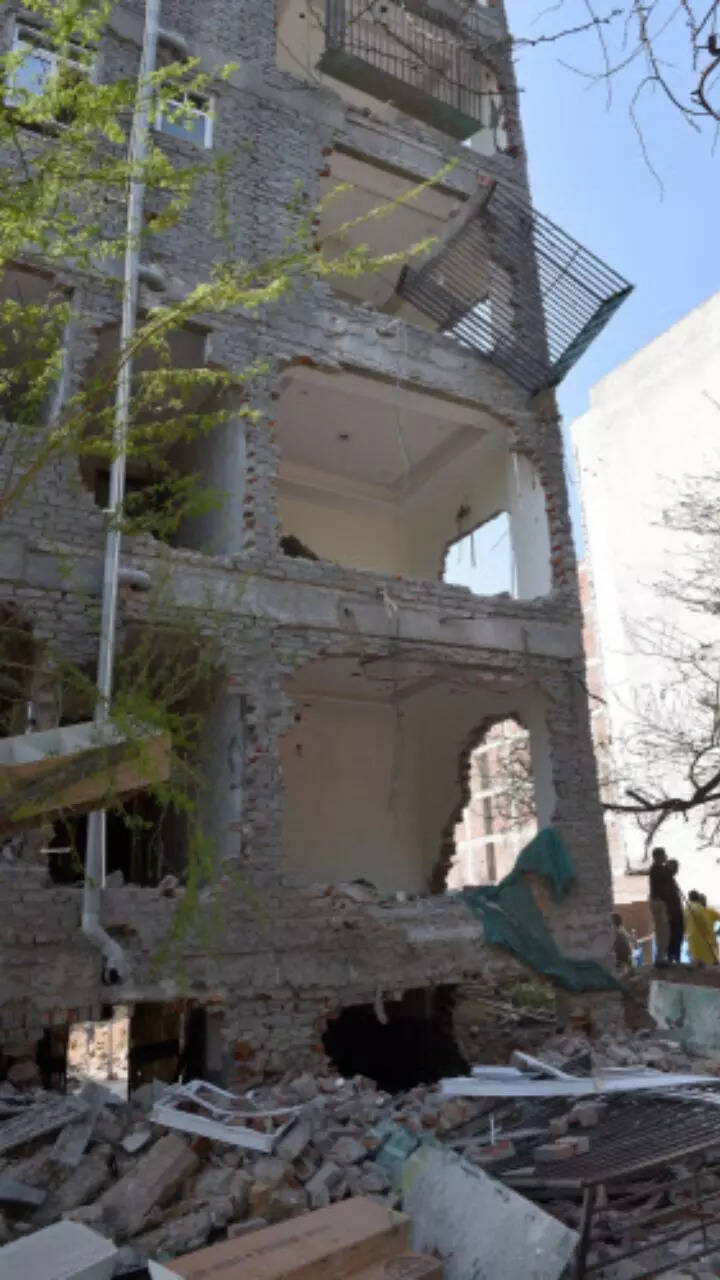 Mehrauli Demolition drive continues amid protests in Delhi | Delhi News ...