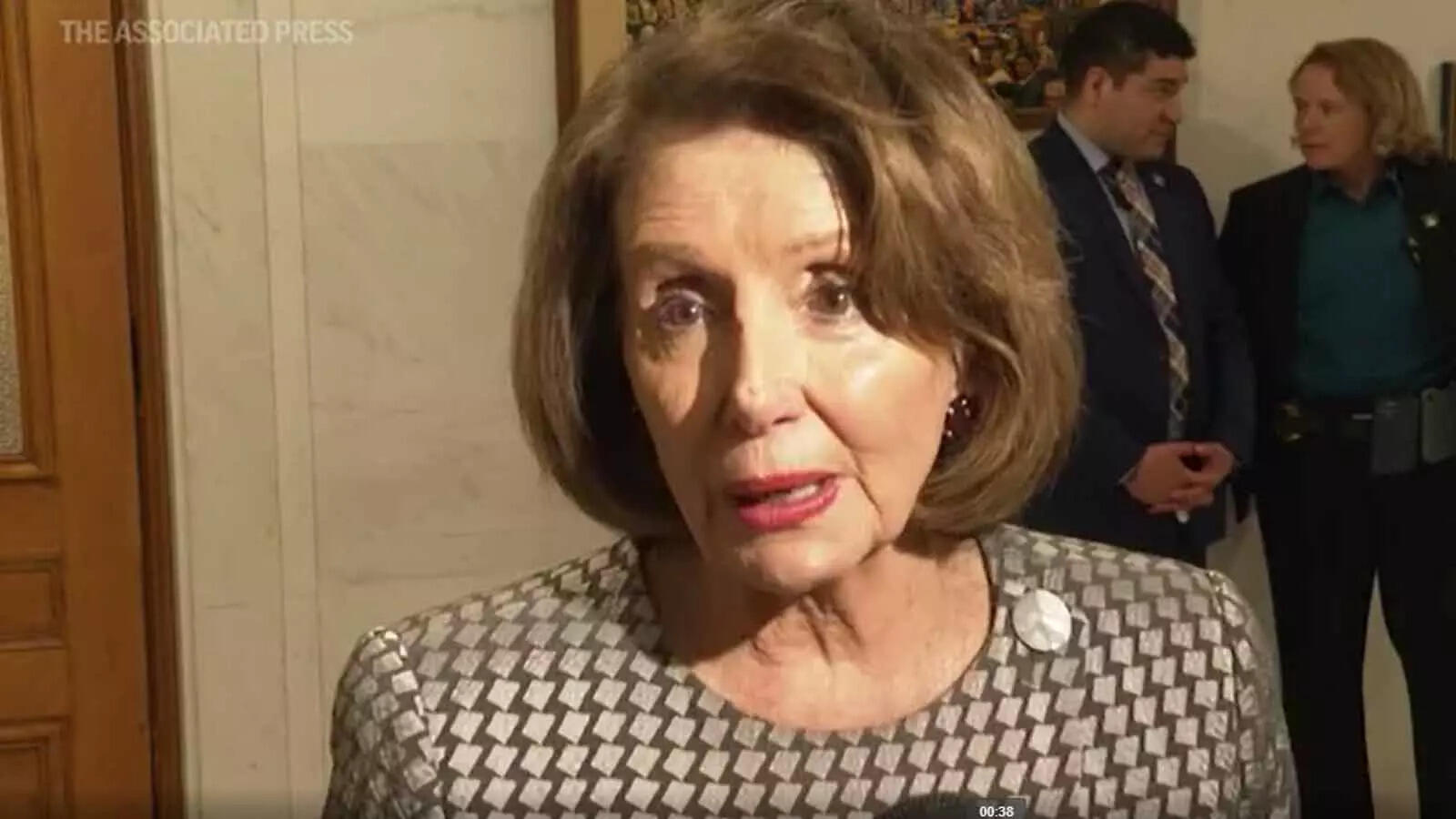 Nancy Pelosi Reacts To Dianne Feinstein Announcement