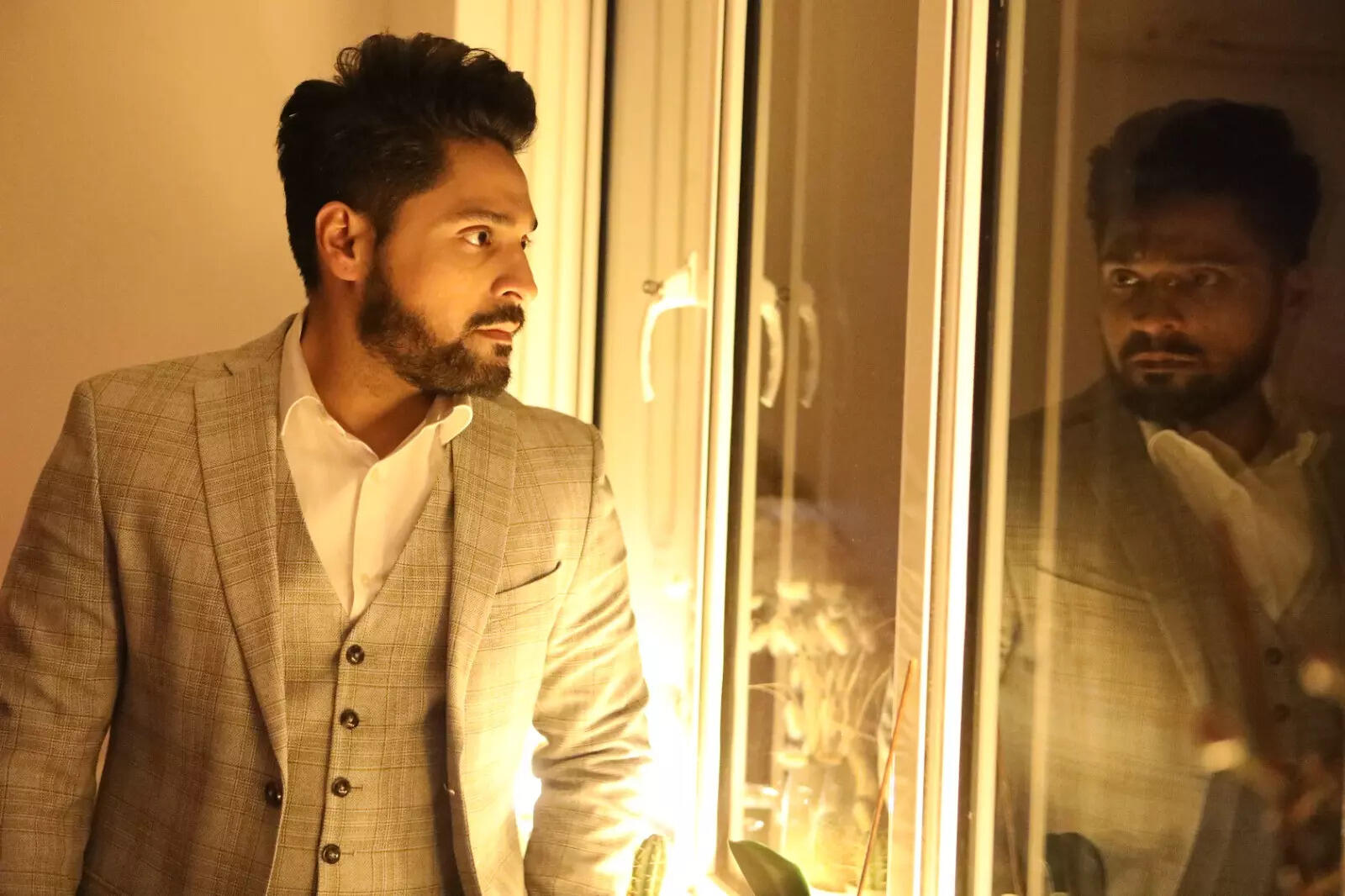 ‘Ghore Pherar Gaan’: Parambrata-Ishaa’s musical love story to release ...