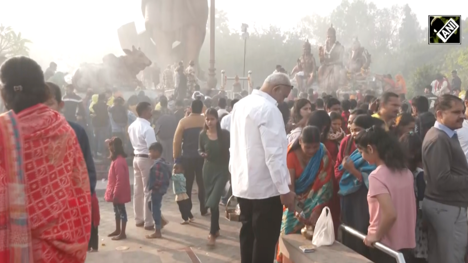 Devotees throng to Mahipalpur Shiv Mandir in Delhi on Mahashivratri