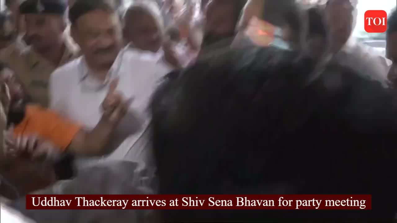 uddhav thackeray: Uddhav Thackeray arrives at Shiv Sena Bhavan for ... uddhav thackeray: Uddhav Thackeray arrives at Shiv Sena Bhavan for ...