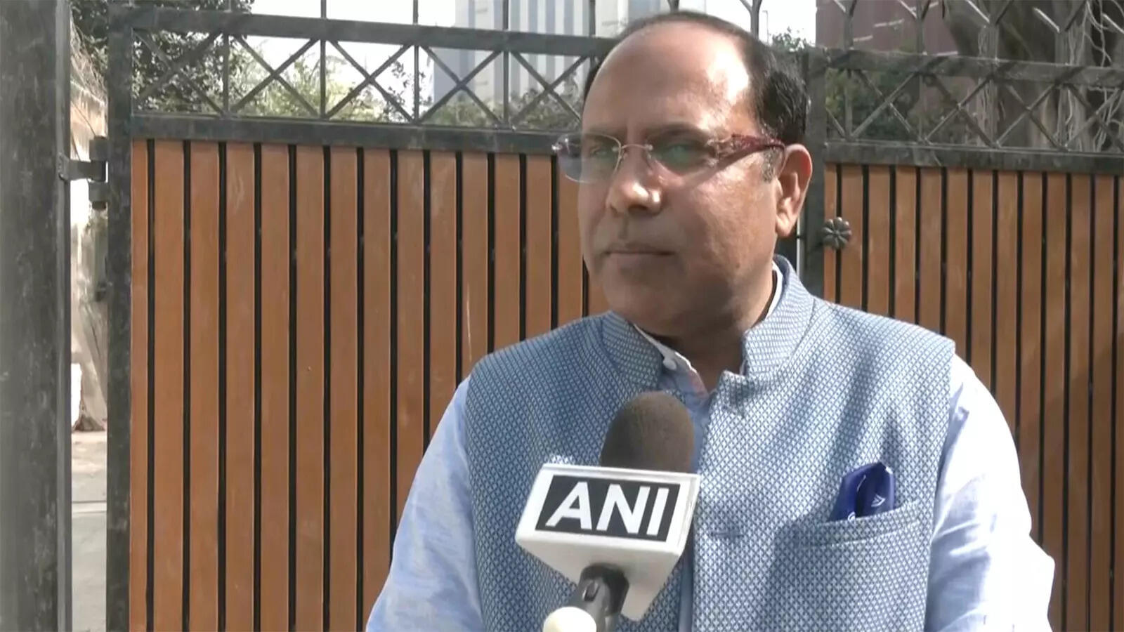 PMO and Home Ministry should look into the matter: AIMIM Leader on stone pelting incident on ...