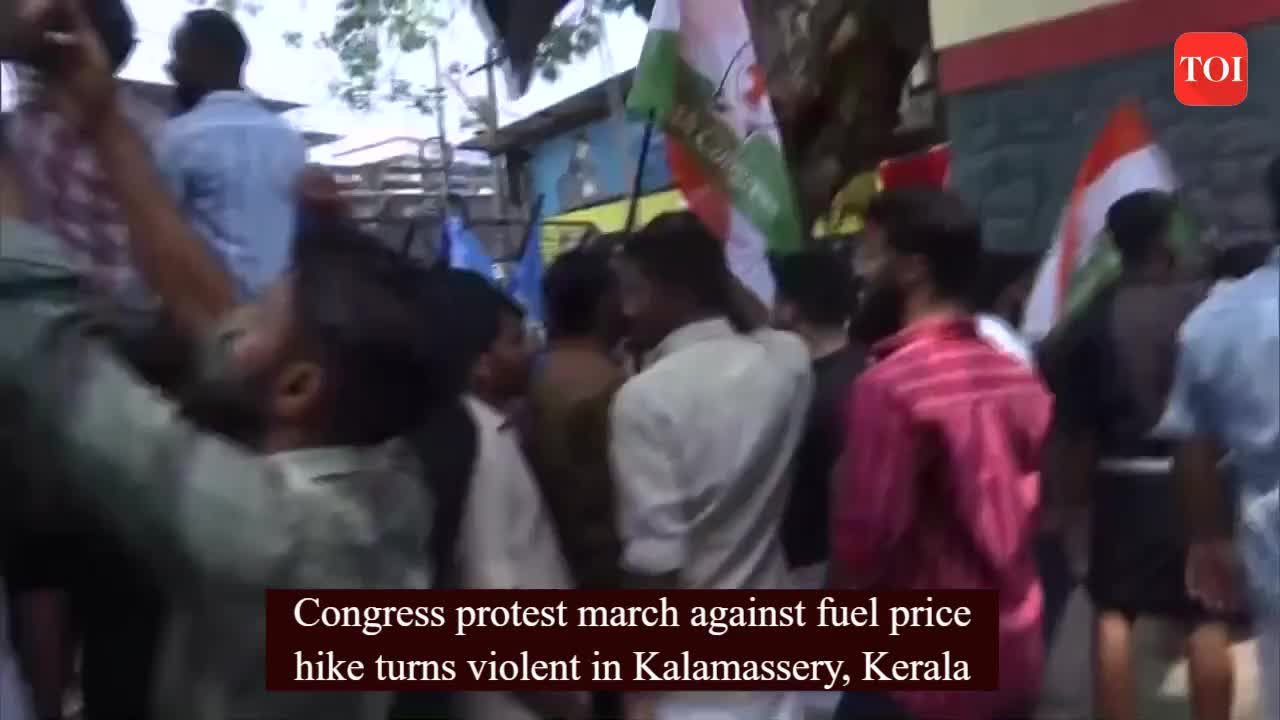 kalamassery: Kerala: Congress protest march turns violent in Kalamassery
