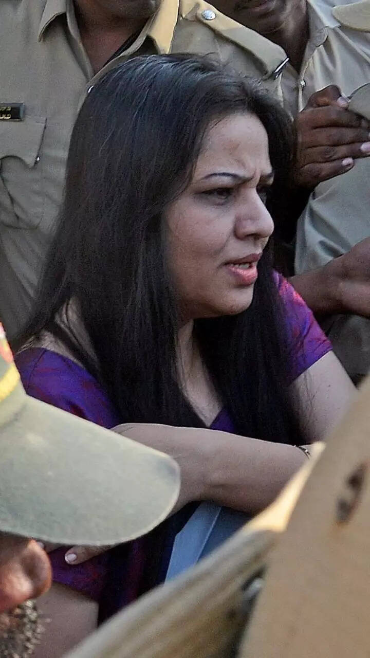 After public spat, Karnataka govt shunts out D Roopa, Rohini Sindhuri without new postings ...