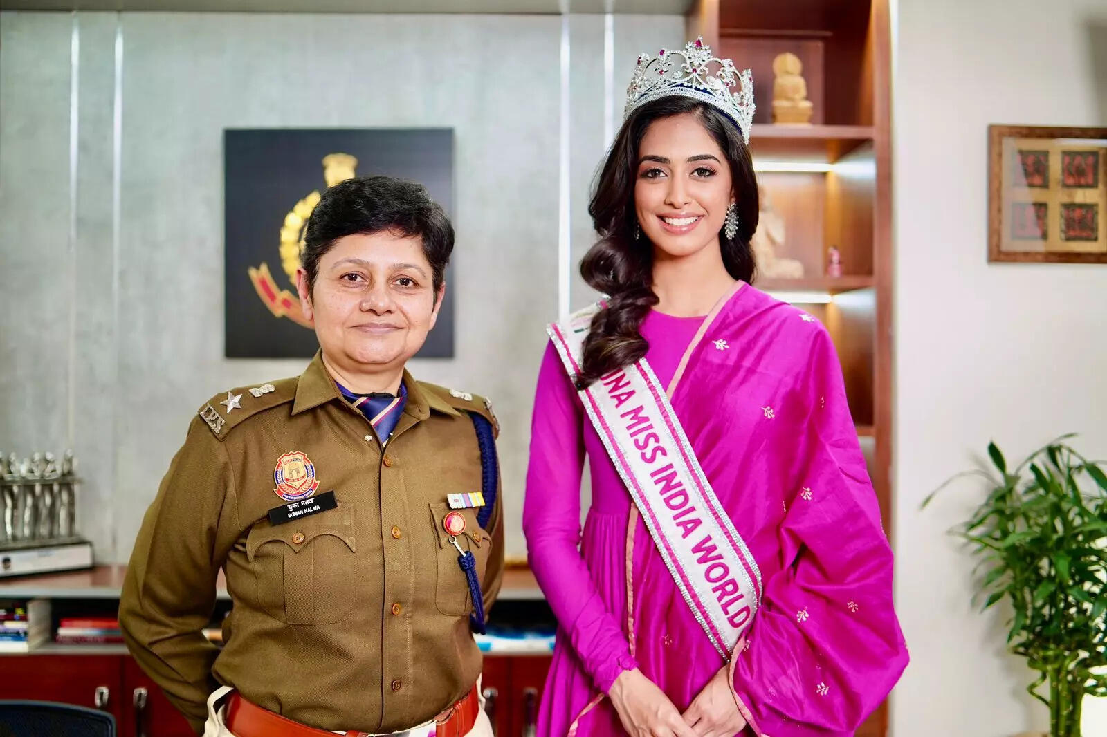 Checkout pictures from the launch of Sini Shetty’s BWAP project ‘Aashayein’