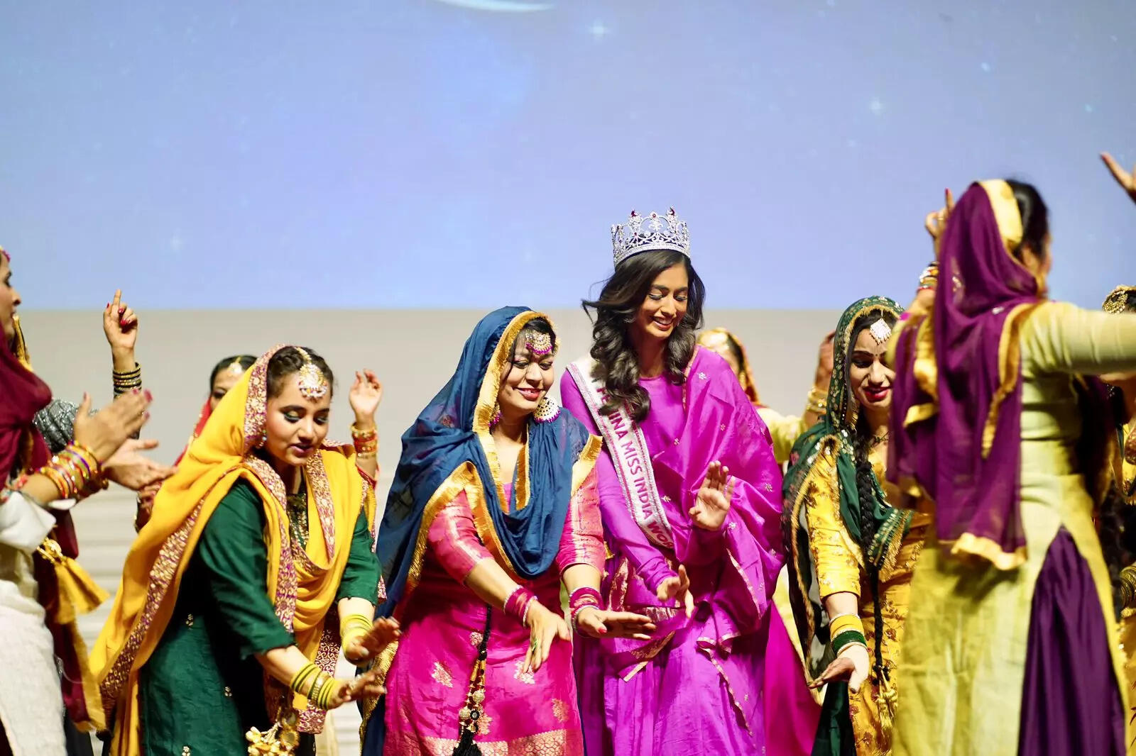 Checkout pictures from the launch of Sini Shetty’s BWAP project ‘Aashayein’