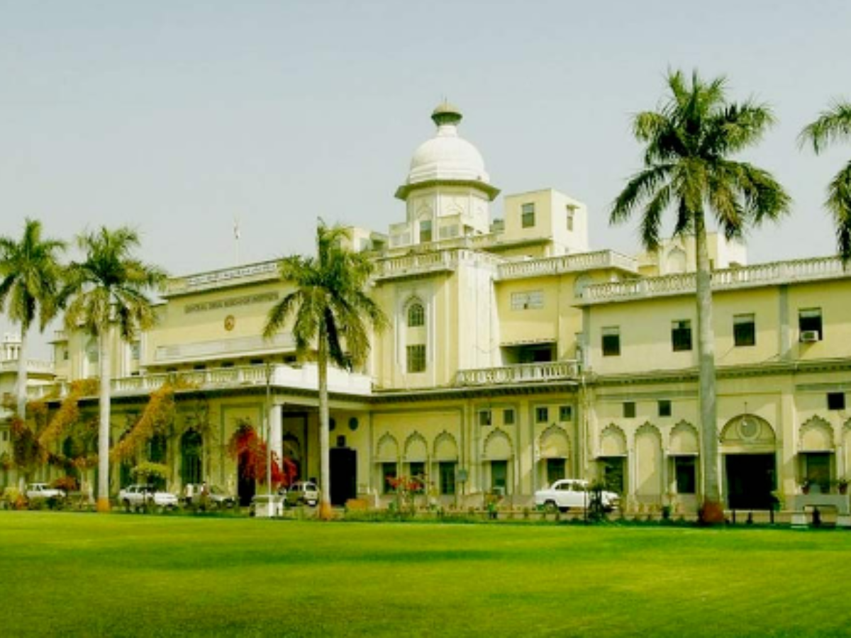 Lucknow: You will soon be able to book a stay in these five Nawabi-era ...