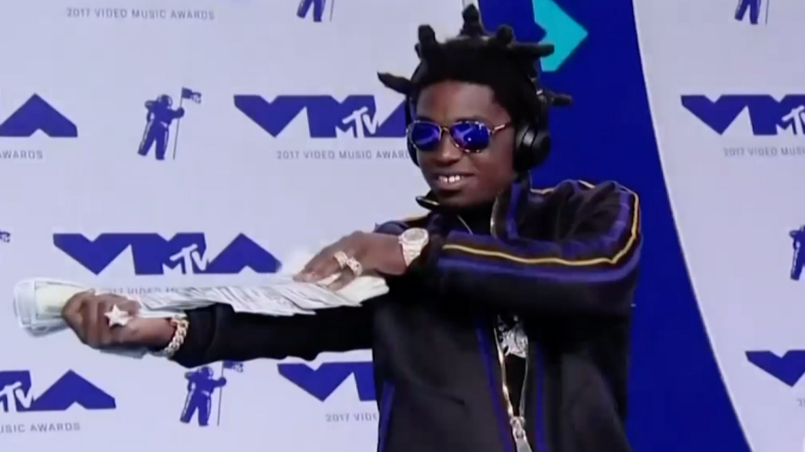 United States: Arrest warrant issued for rapper Kodak Black