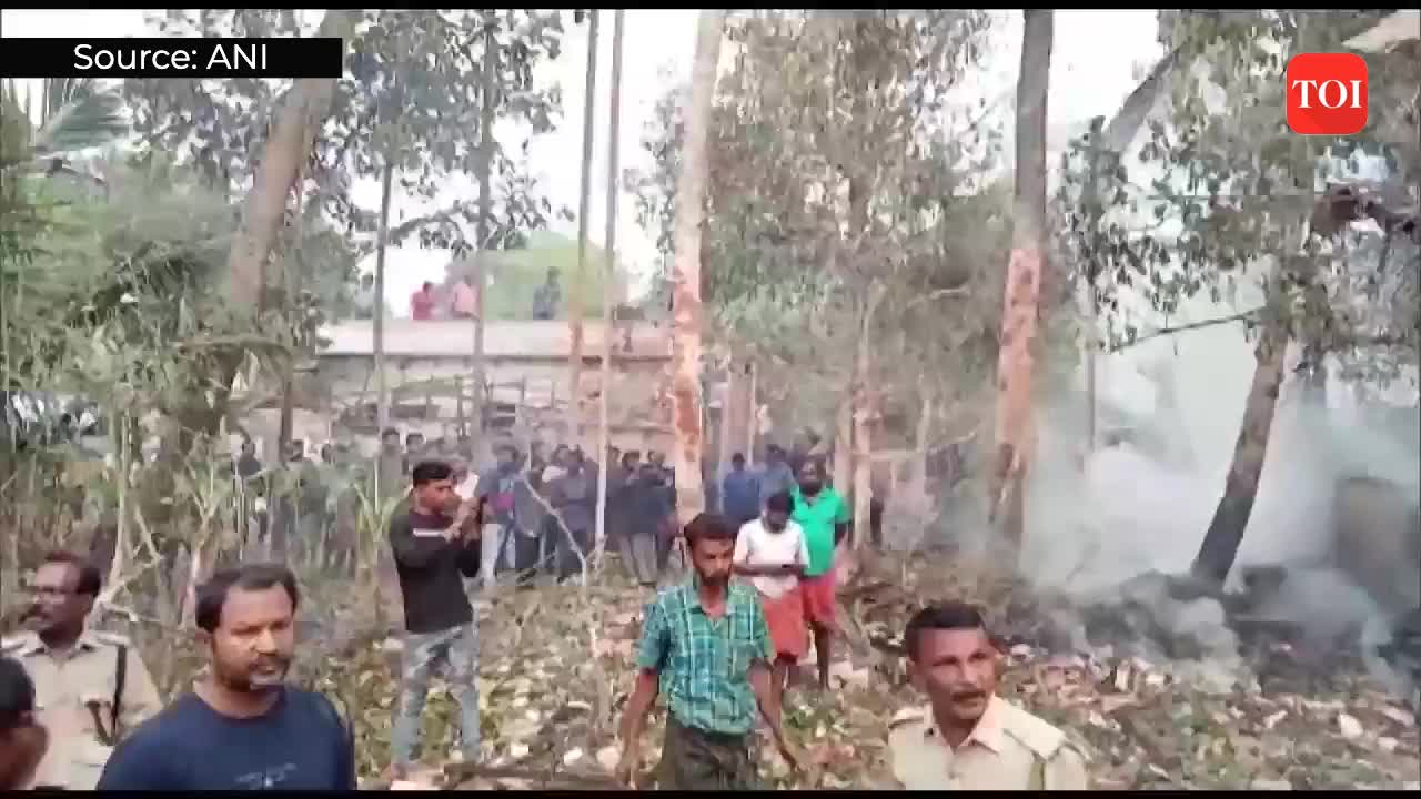 Kerala: 1 dead, six injured after explosion in firecracker factory