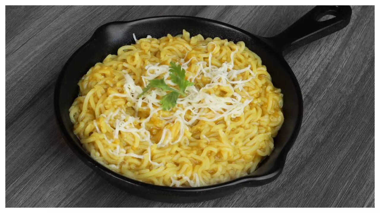 Viral: How to make no-cheese Cheesy Maggi at home - Times of India