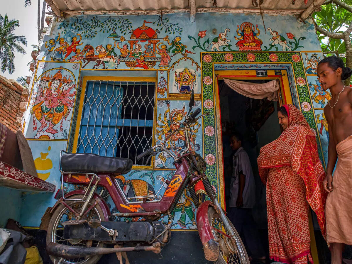 Unique and beautiful world of Pattachitra in Raghurajpur, Odisha ...
